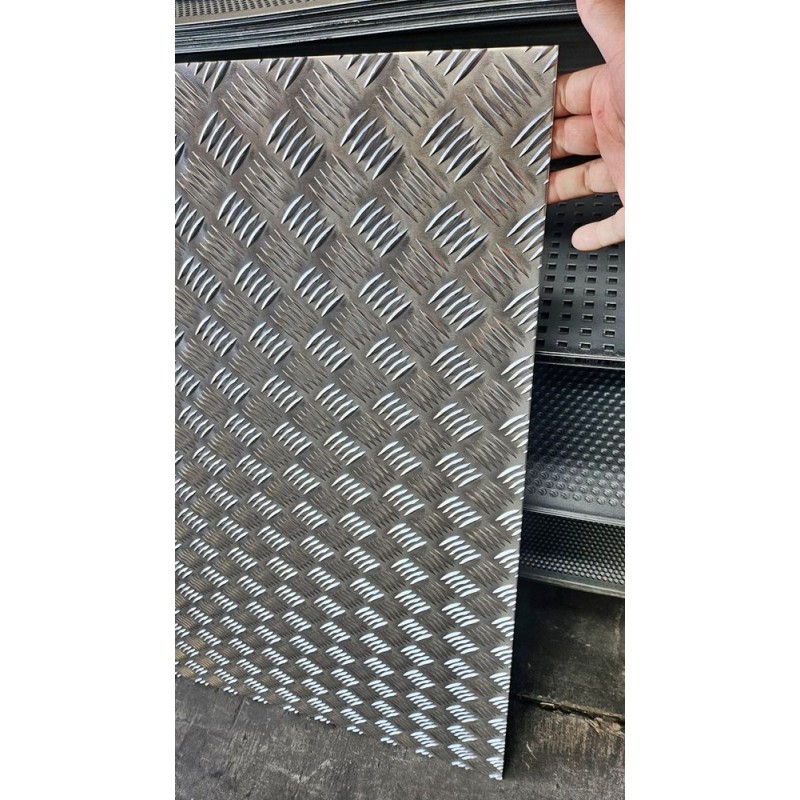 Chapa Damero de aluminio 3000 x 1500 espesor 2mm